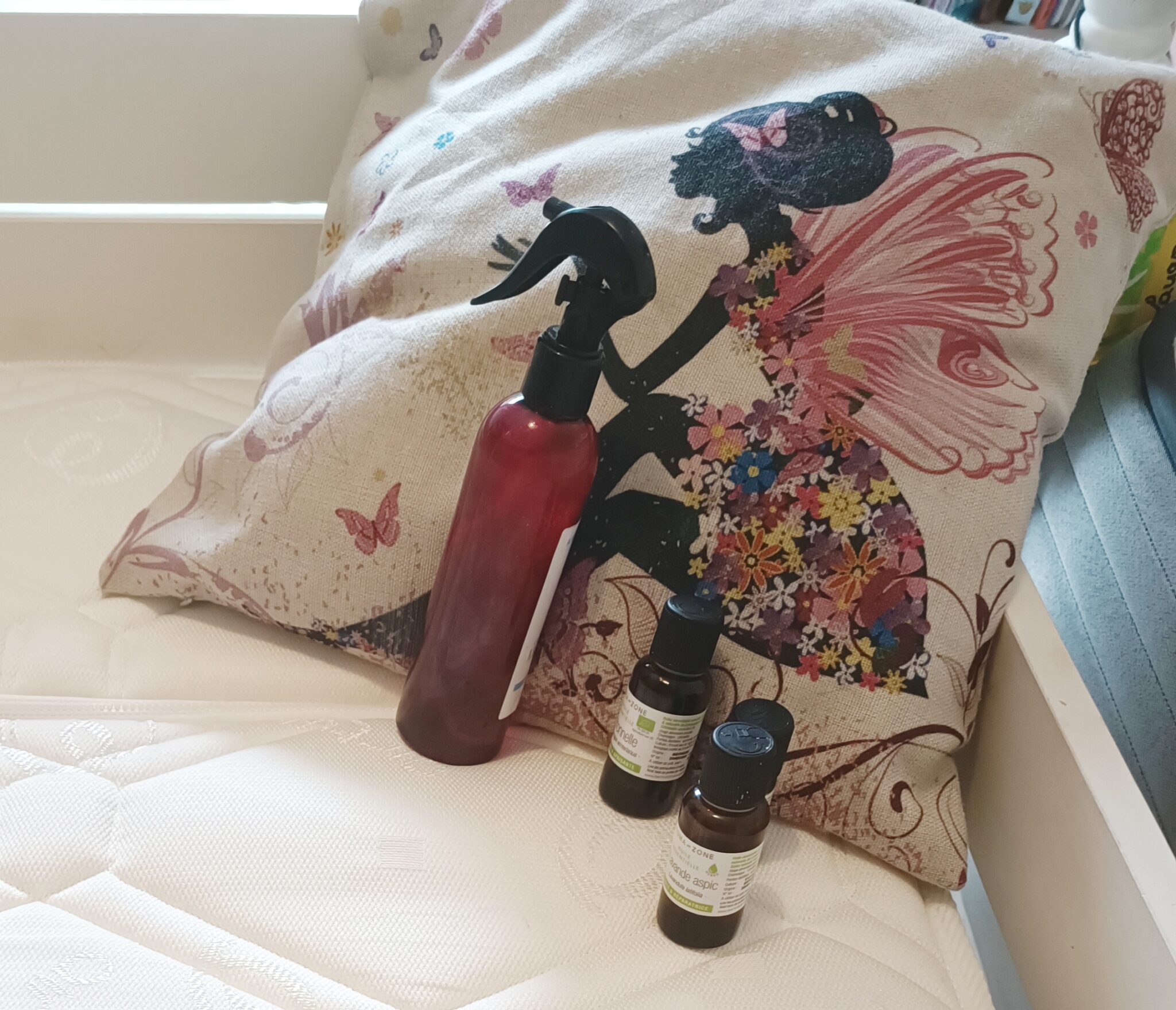 Spray anti-puces naturel pour textiles naturel et fait maison