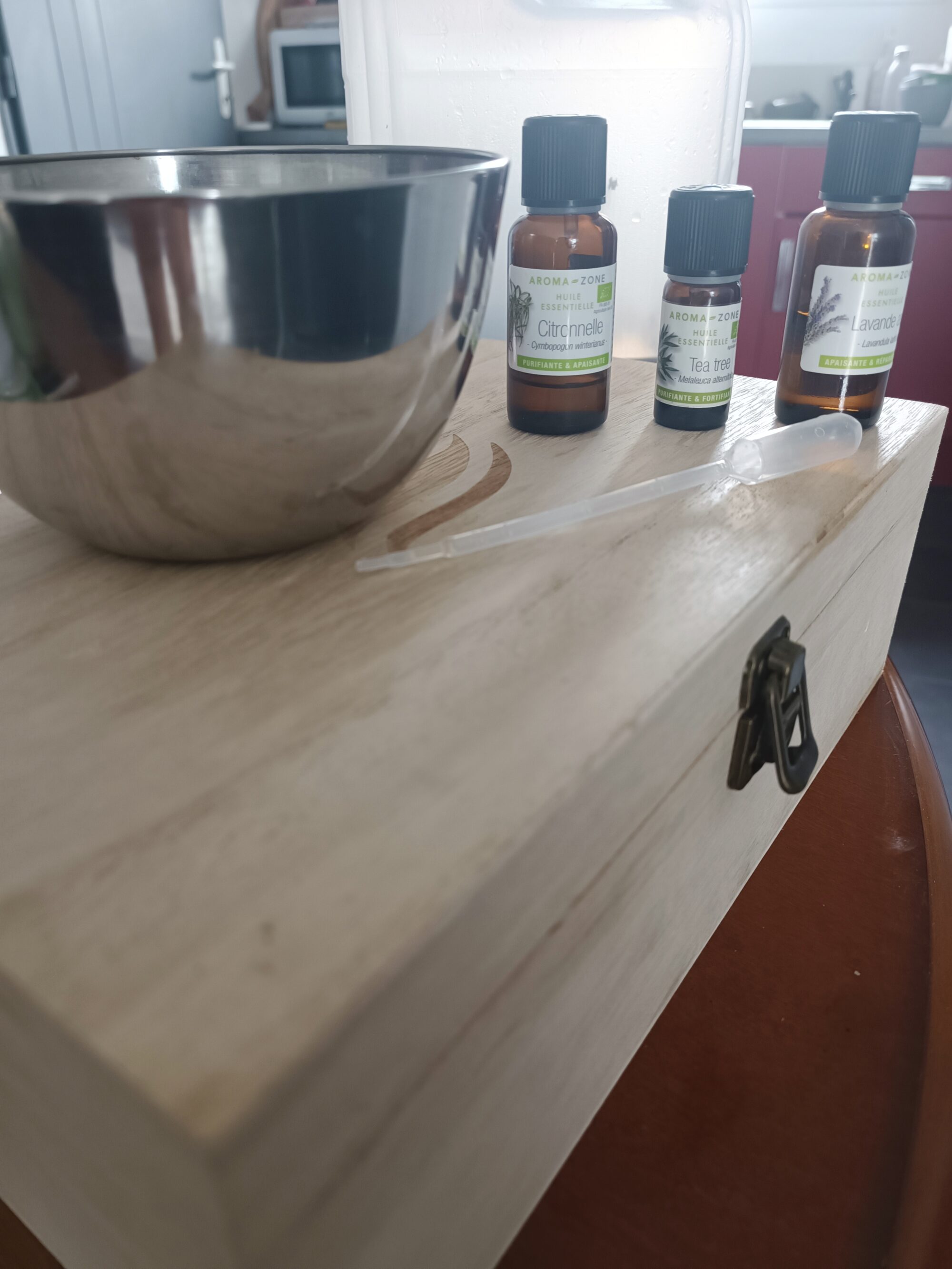 Spray anti-puces naturel pour textiles naturel et fait maison